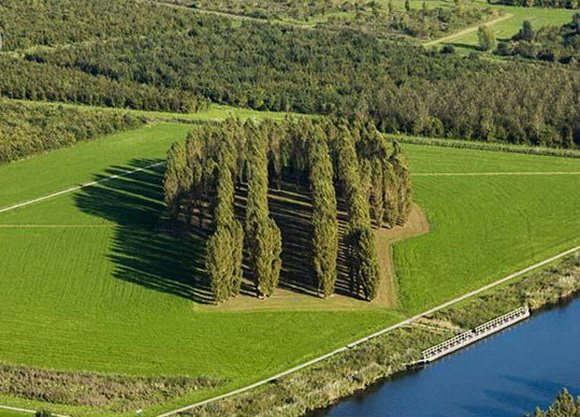 THE WORLD GEOGRAPHY: 8 Unforgettable Examples of Land Art
