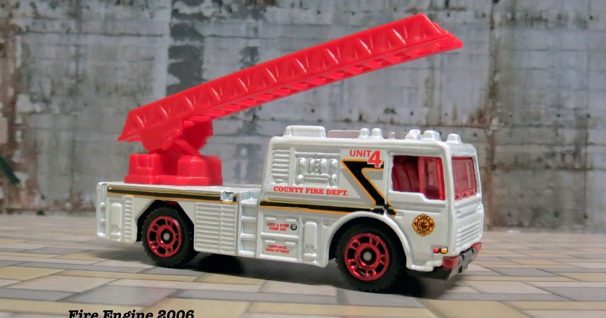 Garagem Hot Wheels: Fire Engine 2006