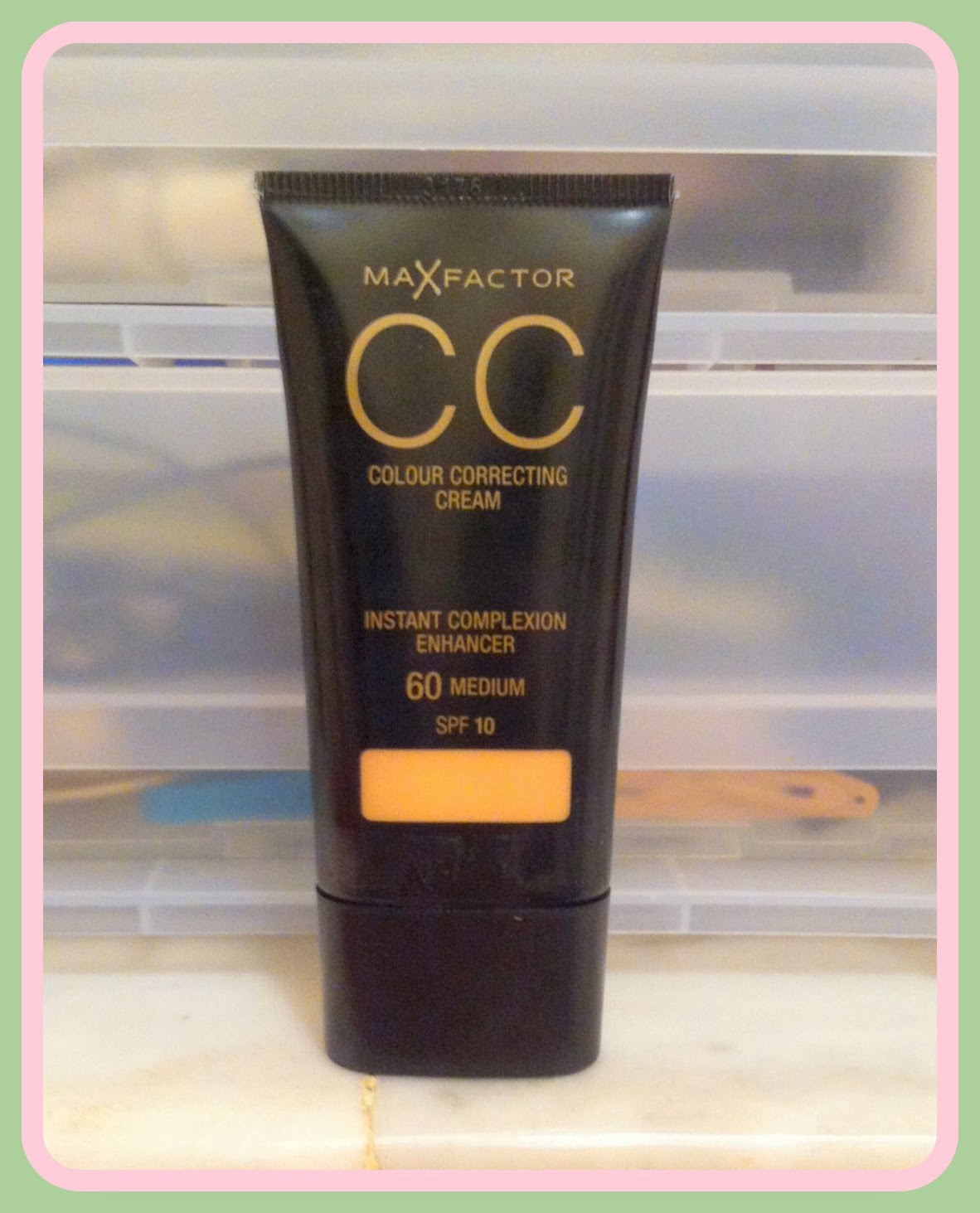 Women Beauty Bar: MAX FACTOR CC CREAM!
