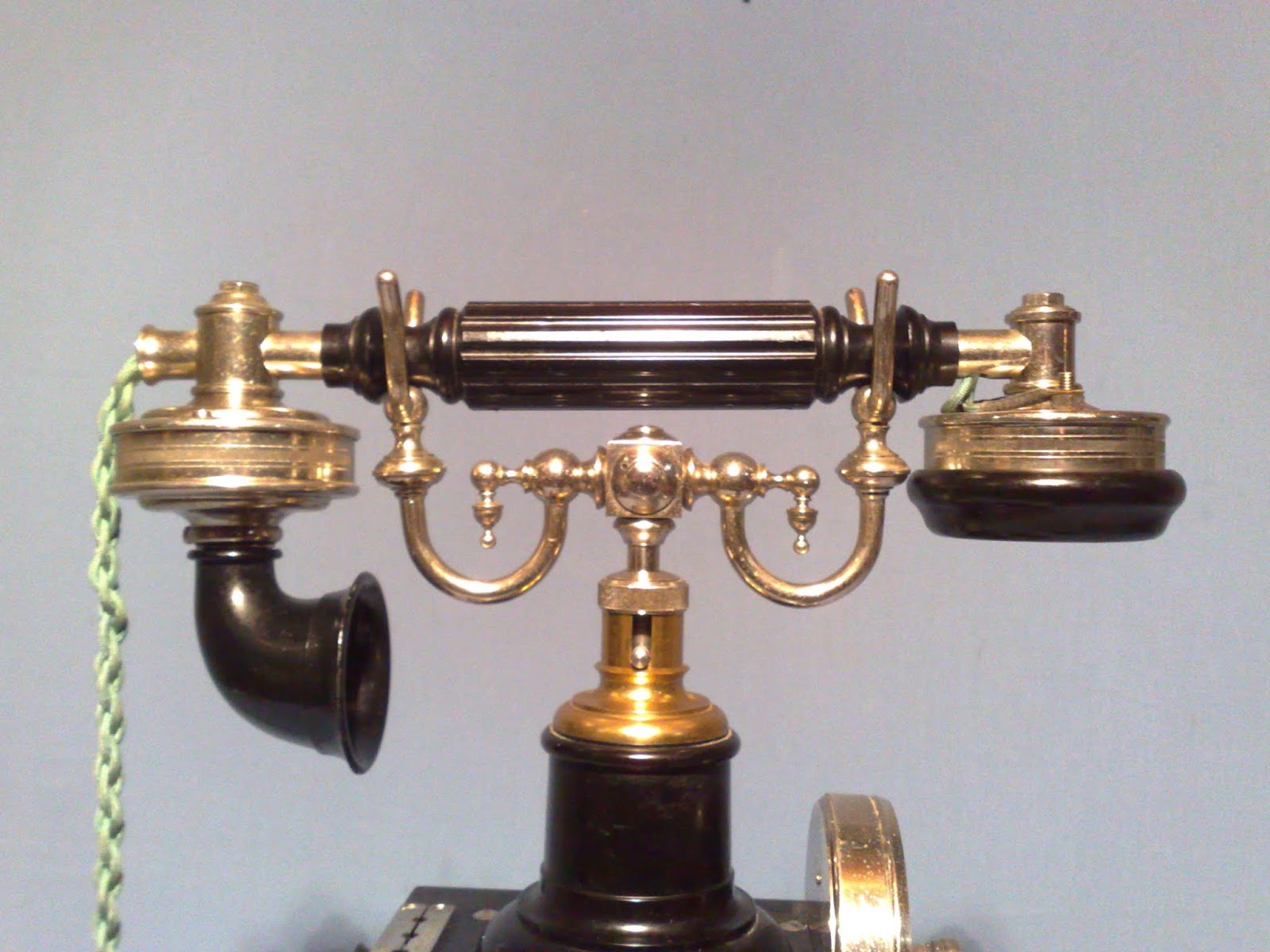 TOM's TECH TOYS: TELEPHONES VINTAGE DESIGN