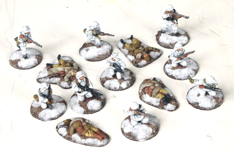 Miniature Soldiers: WWII Late War German infantry in winter uniform