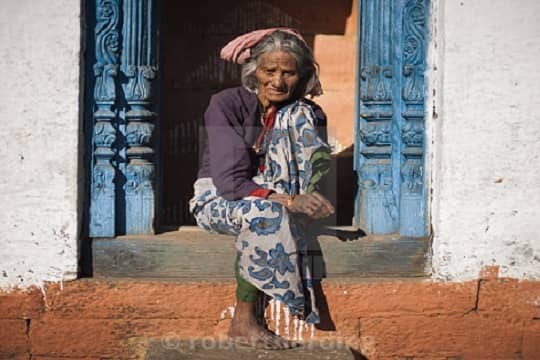 भुर भुर उज्याव बै छिलुक जांलै