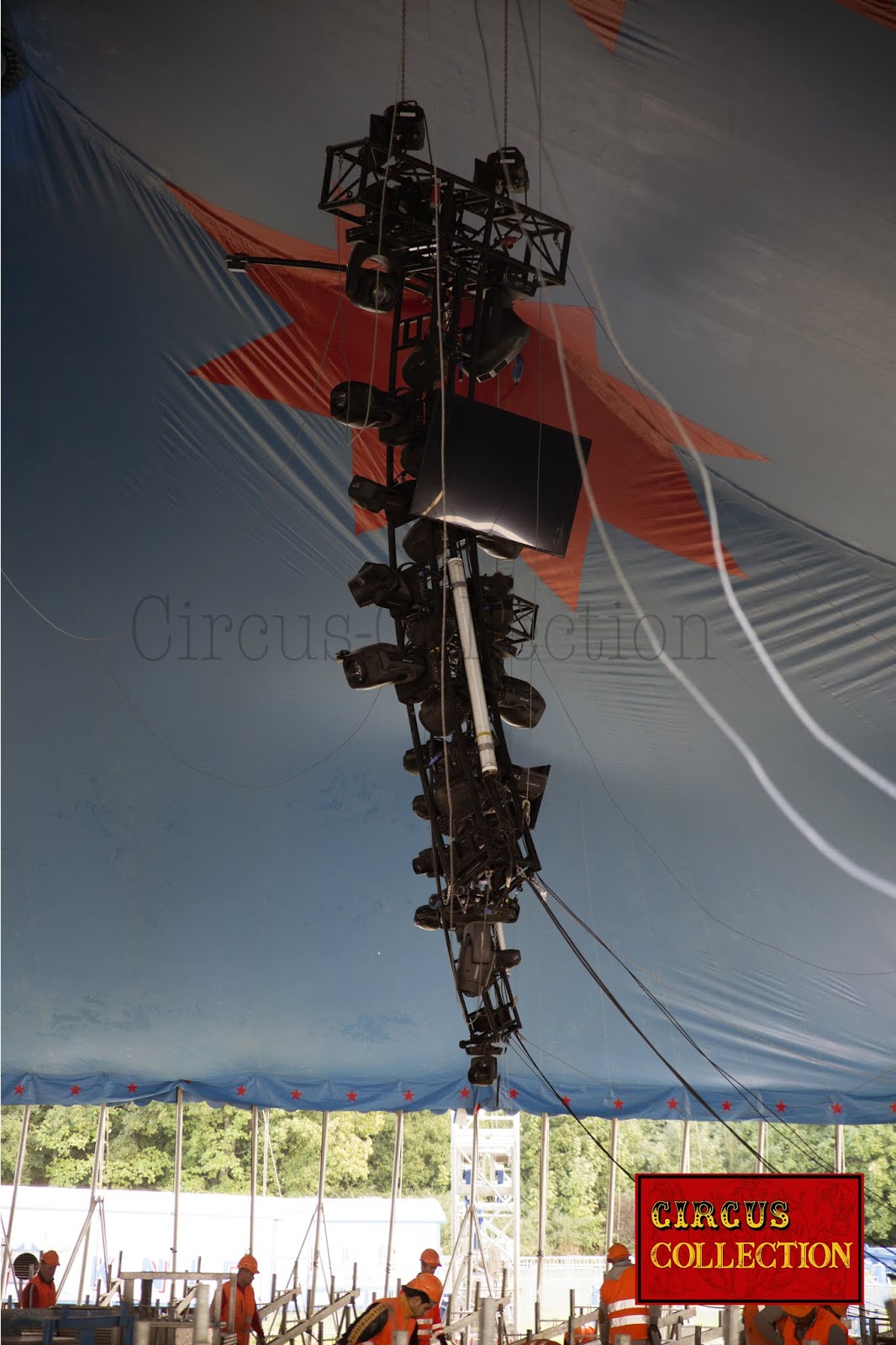 Circus -Collection: Cirque Knie 2018, montage des gradins et de l ...