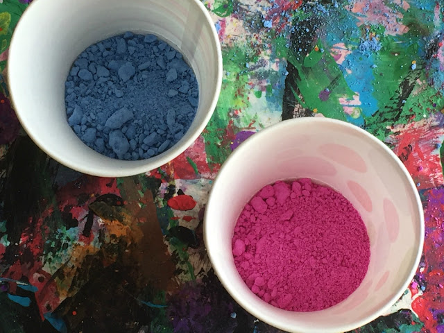 Mini Monets and Mommies: DIY Chalk Finger Paint: Creative Sensory Play