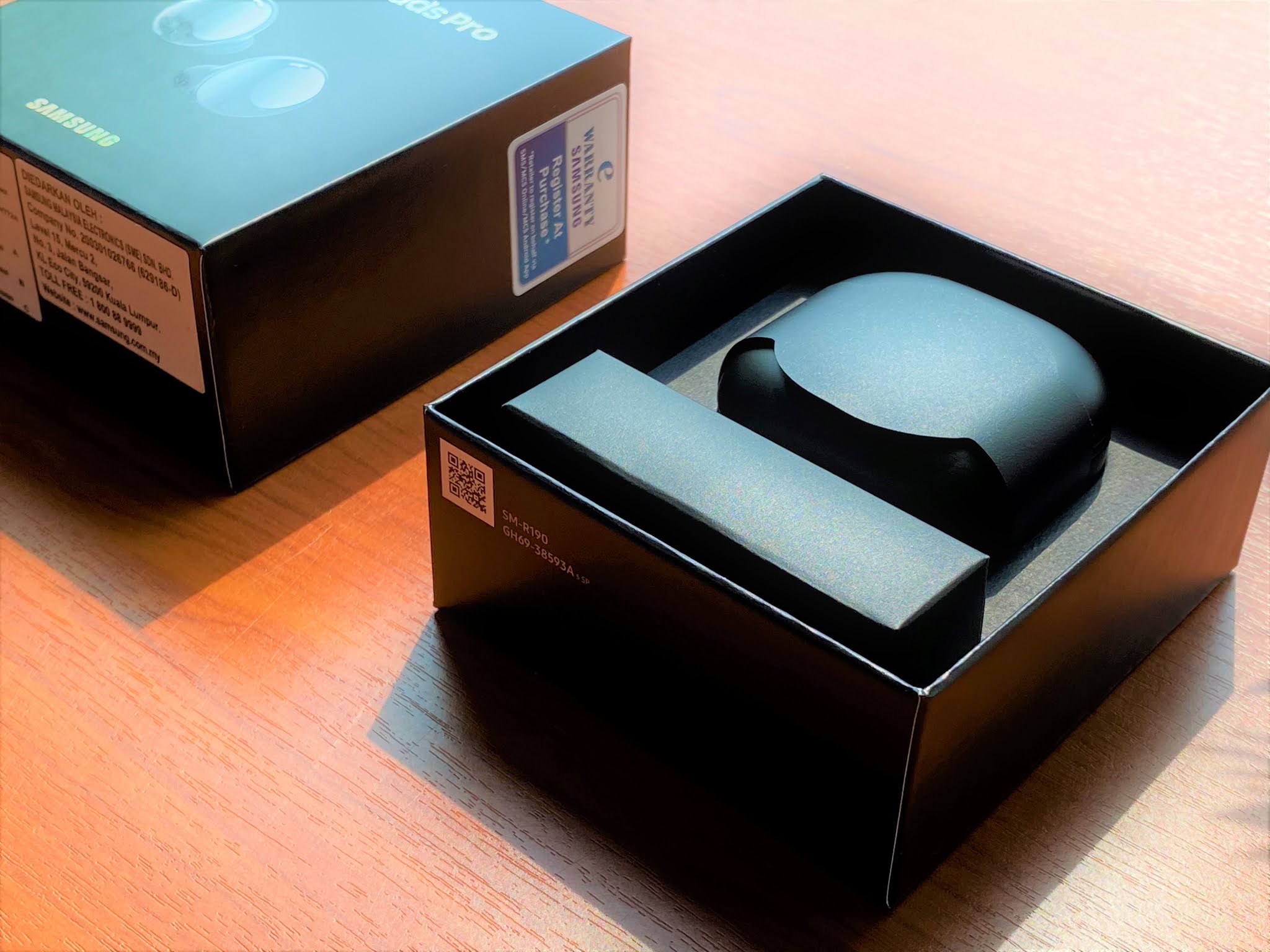 Samsung Galaxy Buds Pro Unboxing and Review: The Premium Earbuds From ...