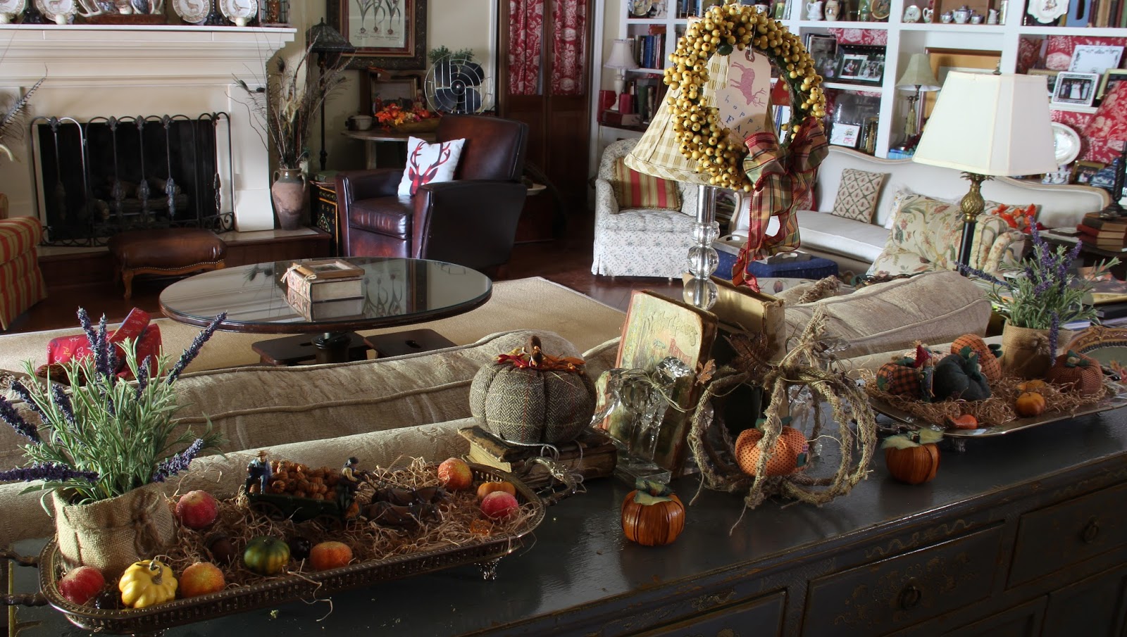 BARGAIN DECORATING WITH LAURIE: FALL VIGNETTES