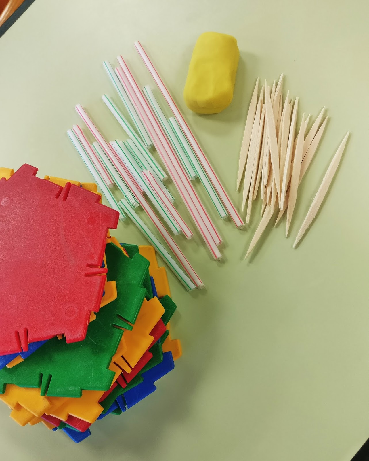 EL MUNDO DE LAS FIGURAS GEOMÉTRICAS