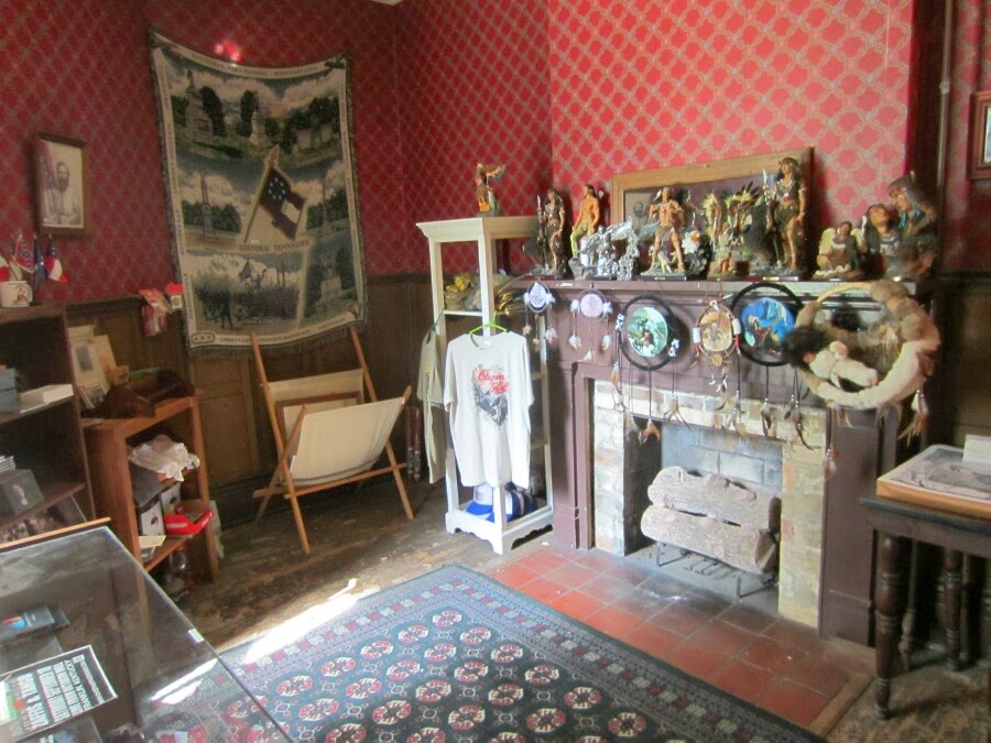 Bird's Yellow House: Antebellum Octagon Hall