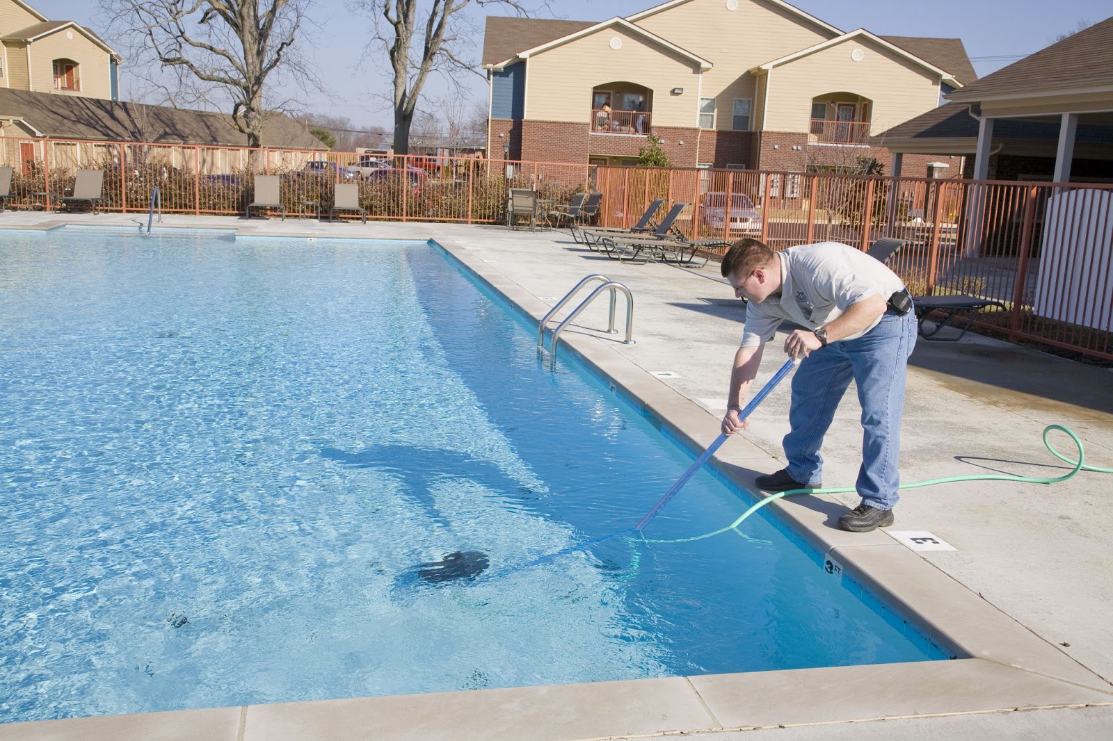 Blue World Pools: Swimming pool sanitation in the summer heat