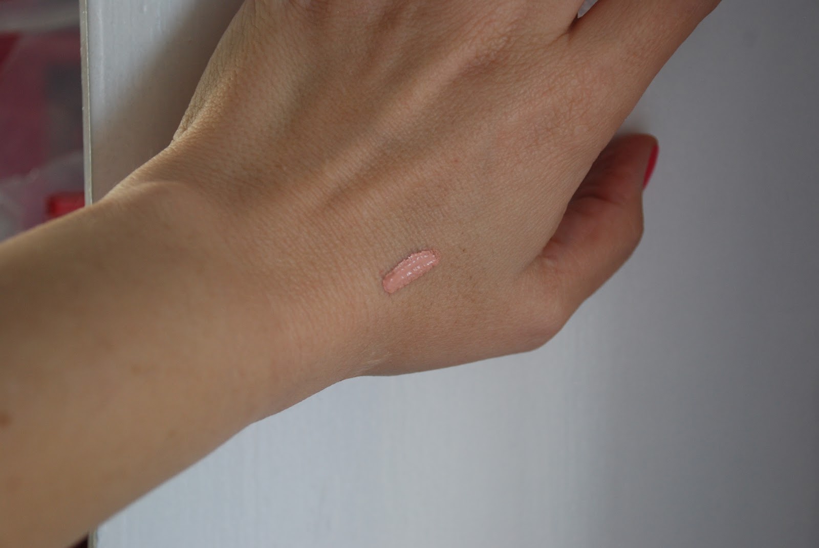 MissTango2: Models Prefer: Eye Brightener