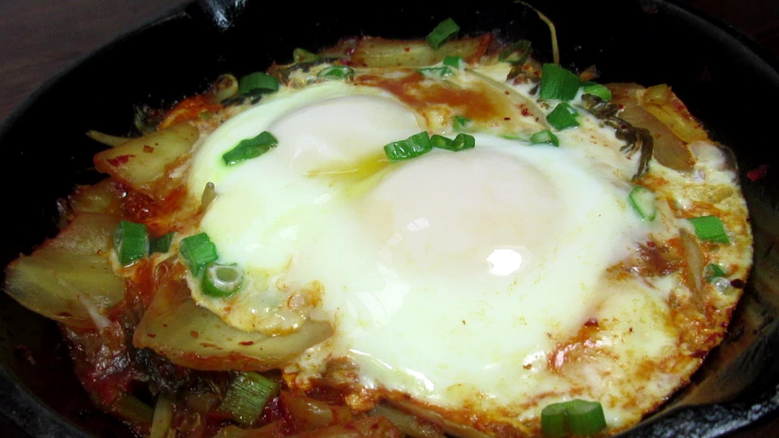 Tess Cooks4u: Easy Skillet KIMCHI and EGG Breakfast ~ Healthy Spicy ...