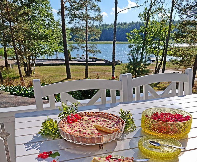 Kristallinhohtoa: Herkullinen punaherukka-rahkapiirakka resepti