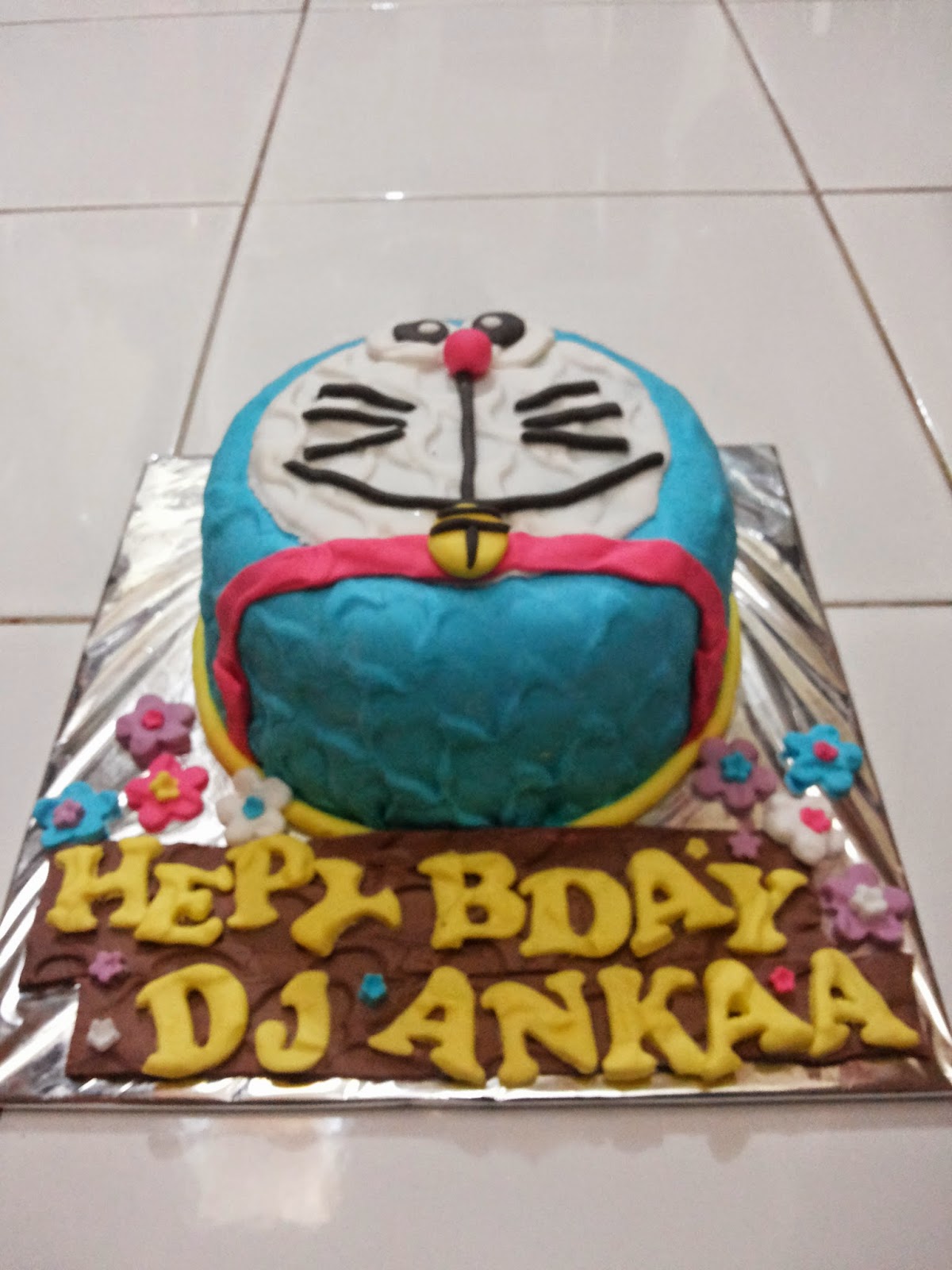 SAGITARIUS CAKE SHOP: KUE ULANG TAHUN DORAEMON FONDANT