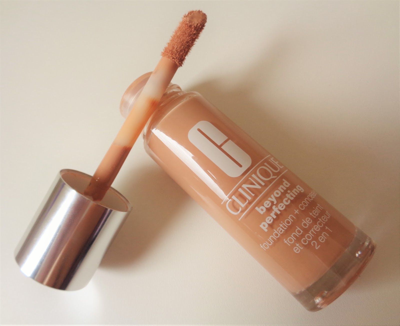 TESTEI: BASE BEYOND PERFECTING, CLINIQUE | Beleza em Cachos