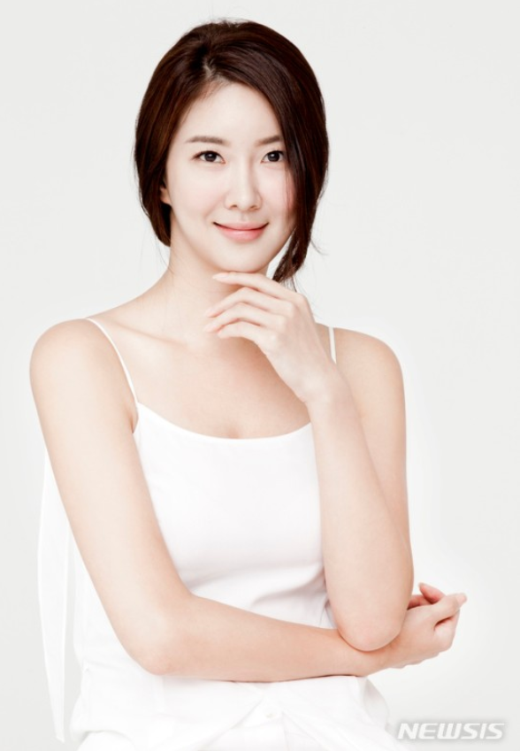 Actress Jang Mi In Ae outs "sponsorship" DM