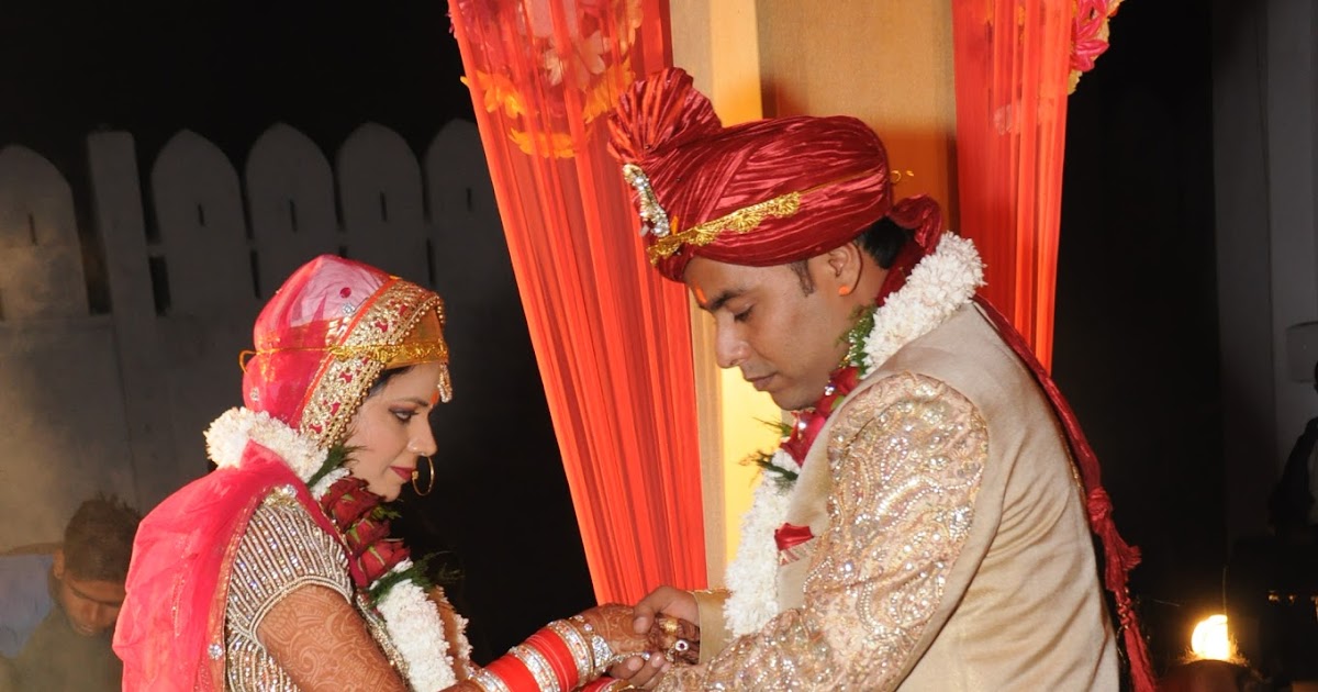 CHINAR SHADE : THE VEDIC RITUAL OF SAPTAPADI (SEVEN STEPS ) IS ...