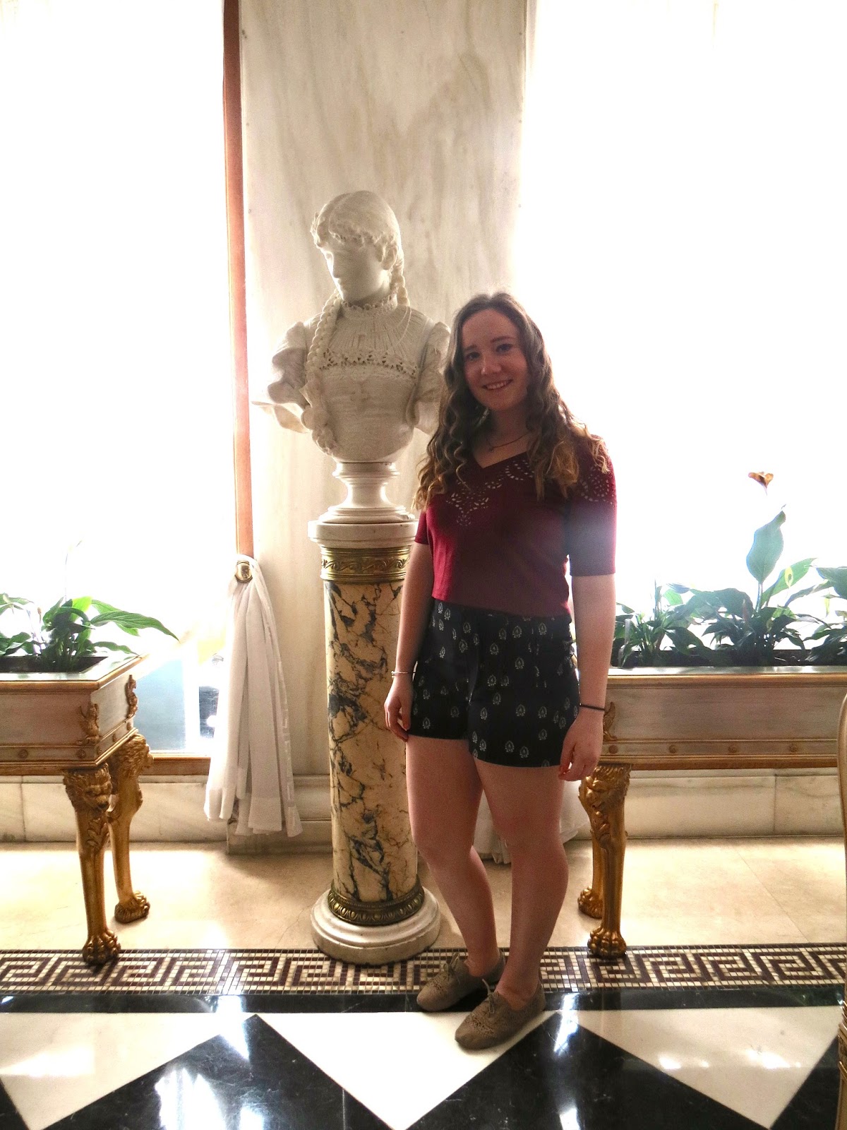 OOTD: ATHENS, GREECE - the millennial who's good at nothing