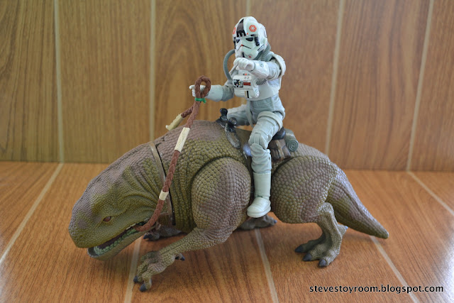Steve's Toy Room: Star Wars The Black Series: AT-AT Pilot