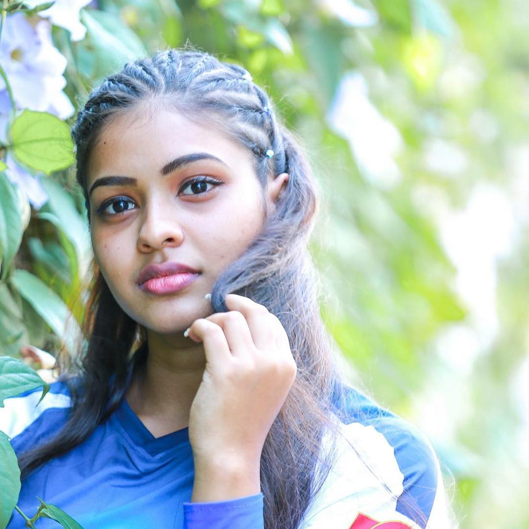 චූටි මැණිකෙගේ නවතම හැඩවැඩ
