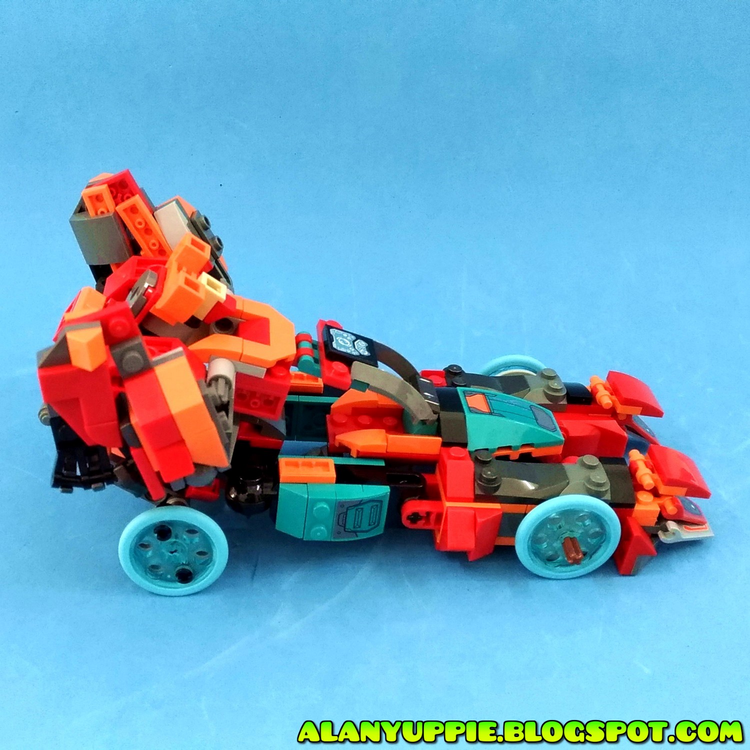 Alanyuppie's LEGO Transformers: Video Tutorial: Transformer Speedster ...