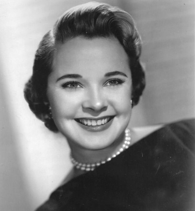 30 Glamorous Photos of Mona Freeman in the 1940s and ’50s ~ Vintage ...