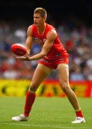 Biomechanics of the AFL Handball: What biomechanical factors are most ...