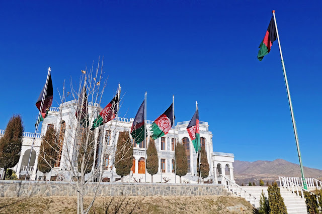 the viewing deck: Lake Qargha and Paghman Castle Morning Tour