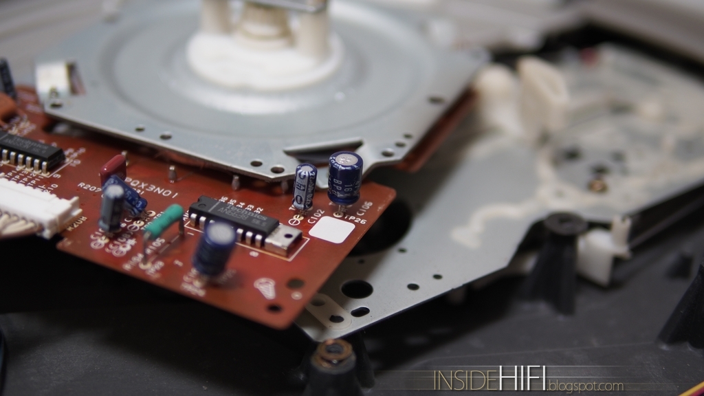 Inside Hi-Fi: Technics SL-QX200 (SL-QX200-SEi)