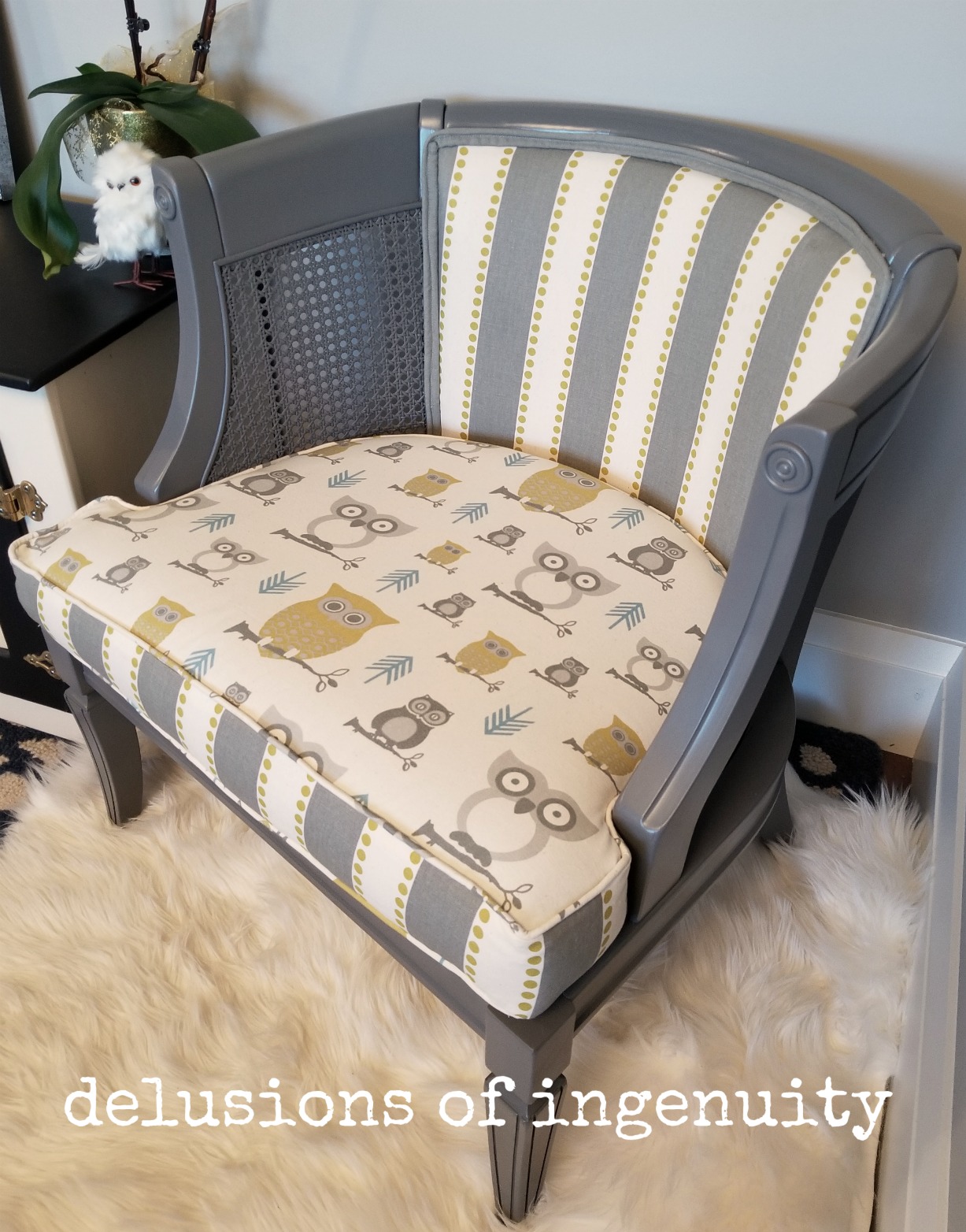 delusions of ingenuity: hooters {a vintage barrel chair makeover}