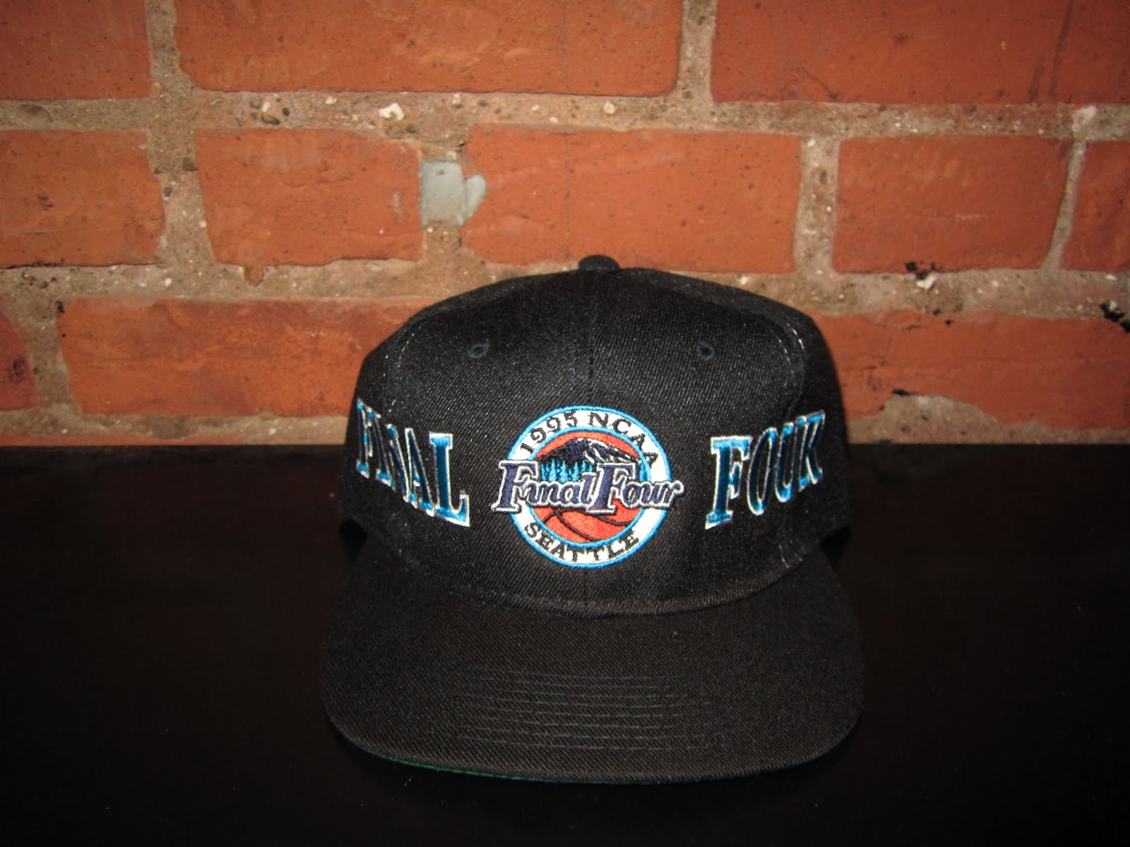 FLAT SPOT SKATE SHOP: VINTAGE SNAPBACK HATS FROM THE 80'S AND 90'S