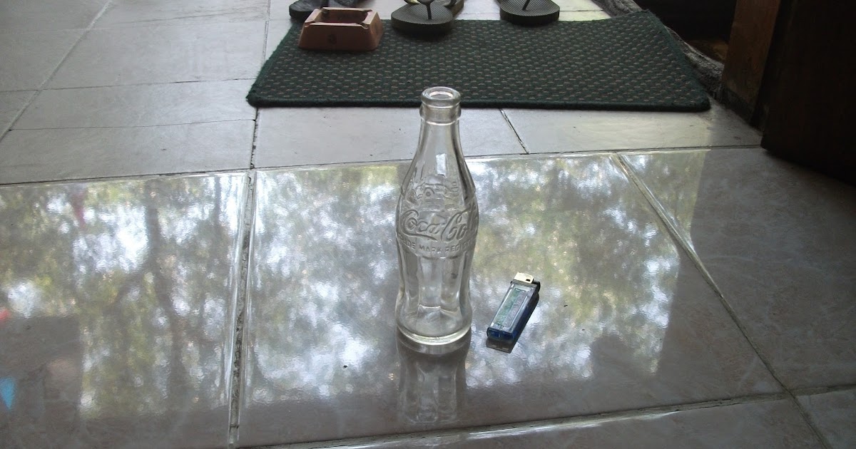 Koleksi Antik Anggoro Solo: Botol Embos