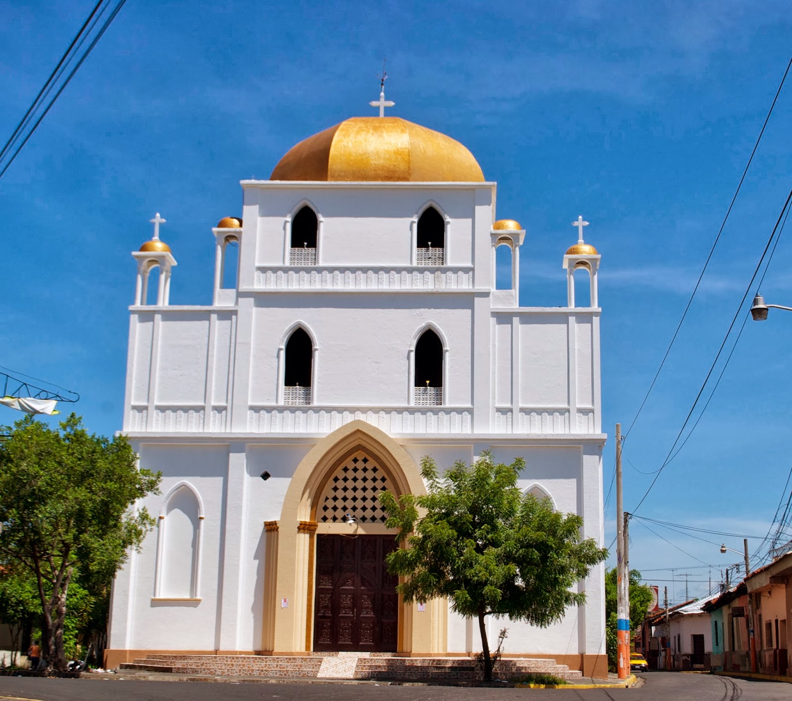 Arquitectura Mas Alla: REVITALIZACIÓN DE LA IGLESIA EL CALVARIO
