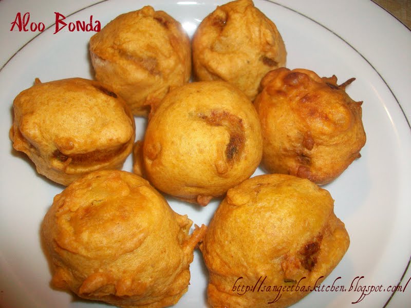 Spicy Treats: Aloo Bonda/Urulai Kizhangu Masal Bonda