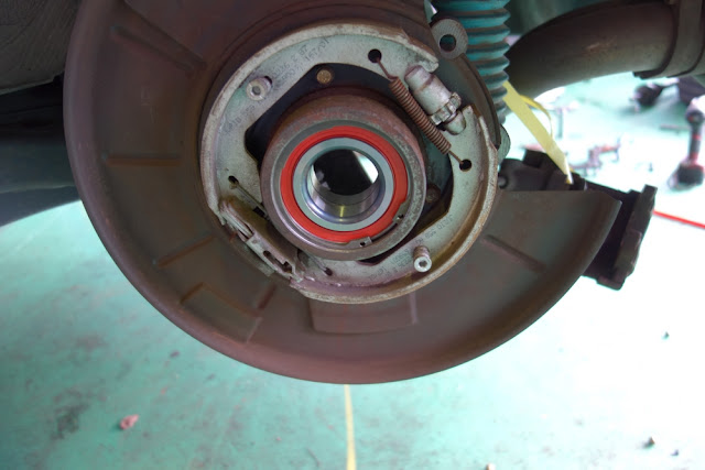 My Lovables: 「BMW E46 M3 リアハブベアリング (33412295519) 交換」