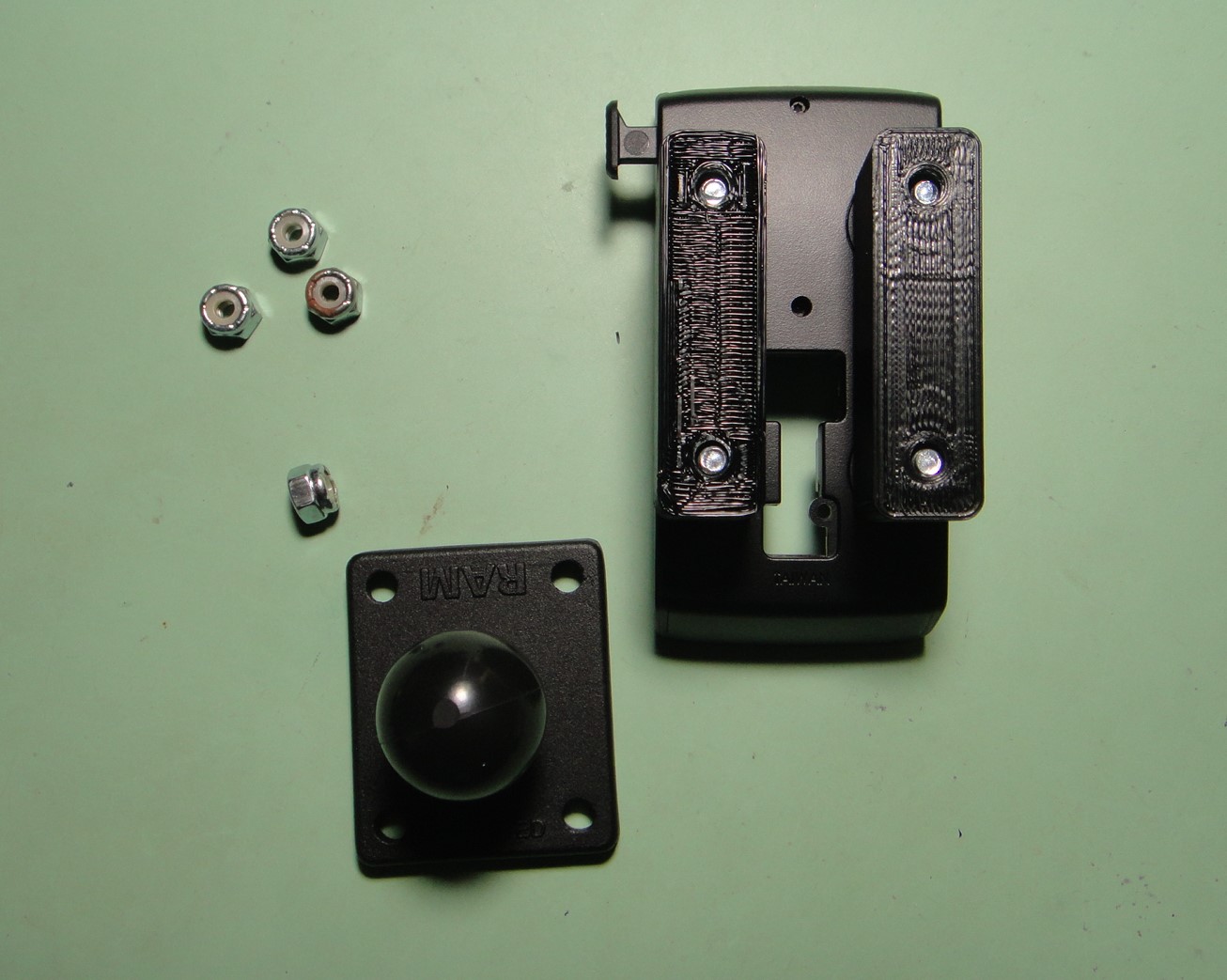 The Tinkers Workshop: A New Improved GPS Mount For My New Goldwing