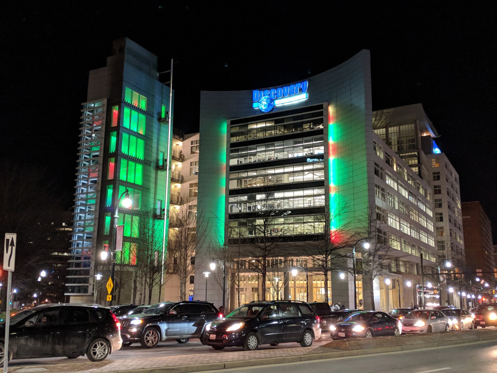 East MoCo: Discovery HQ lights up for holidays in Silver Spring (Video ...