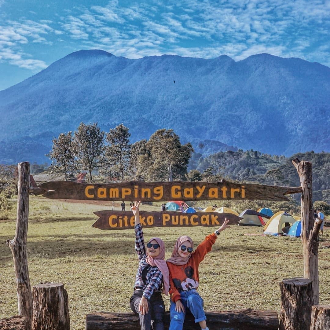 Lokasi dan Harga Tiket Masuk Camping Gayatri Citeko Puncak Bogor ...