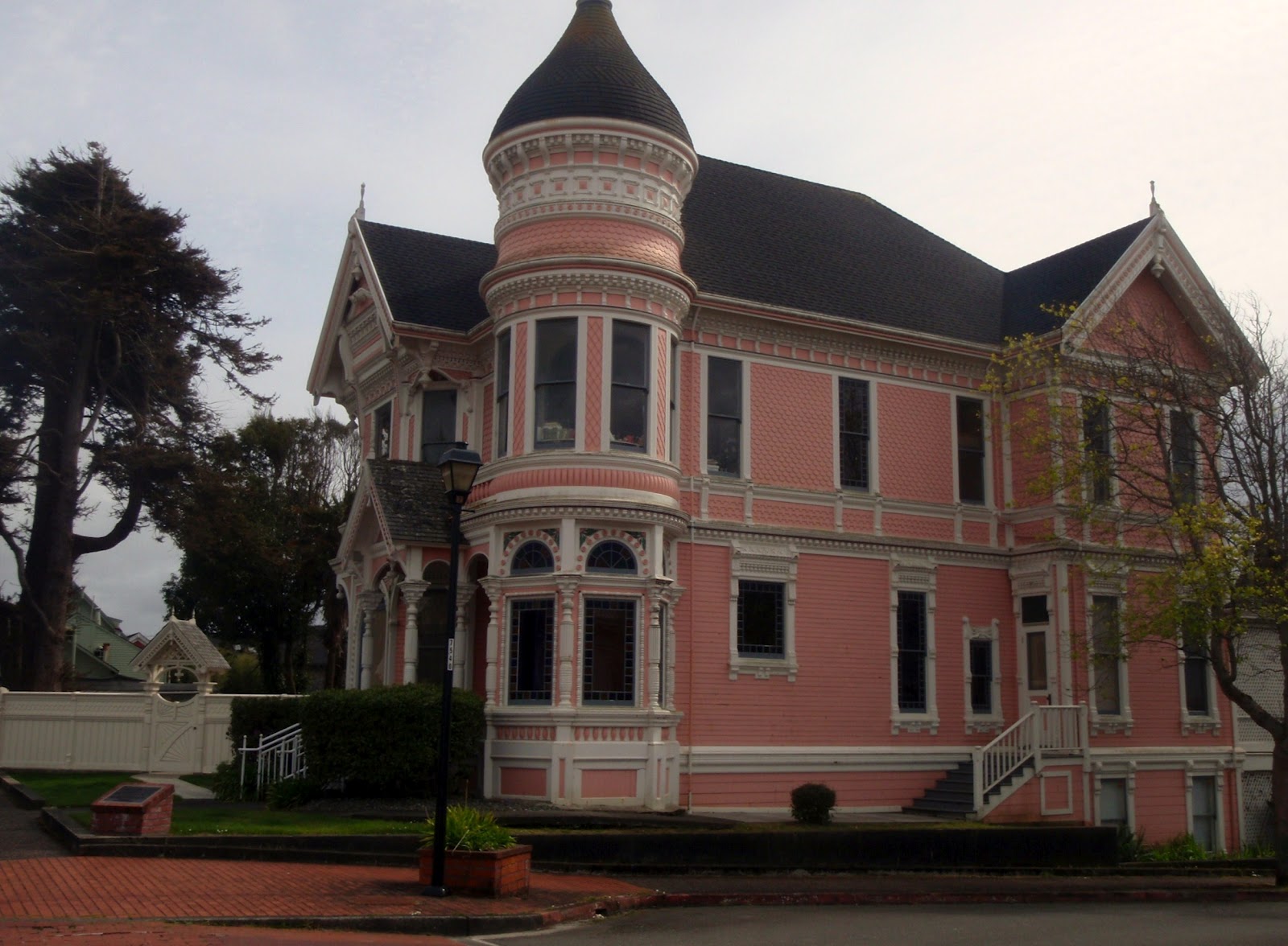 Pedal Pushers: California Houses and Buildings