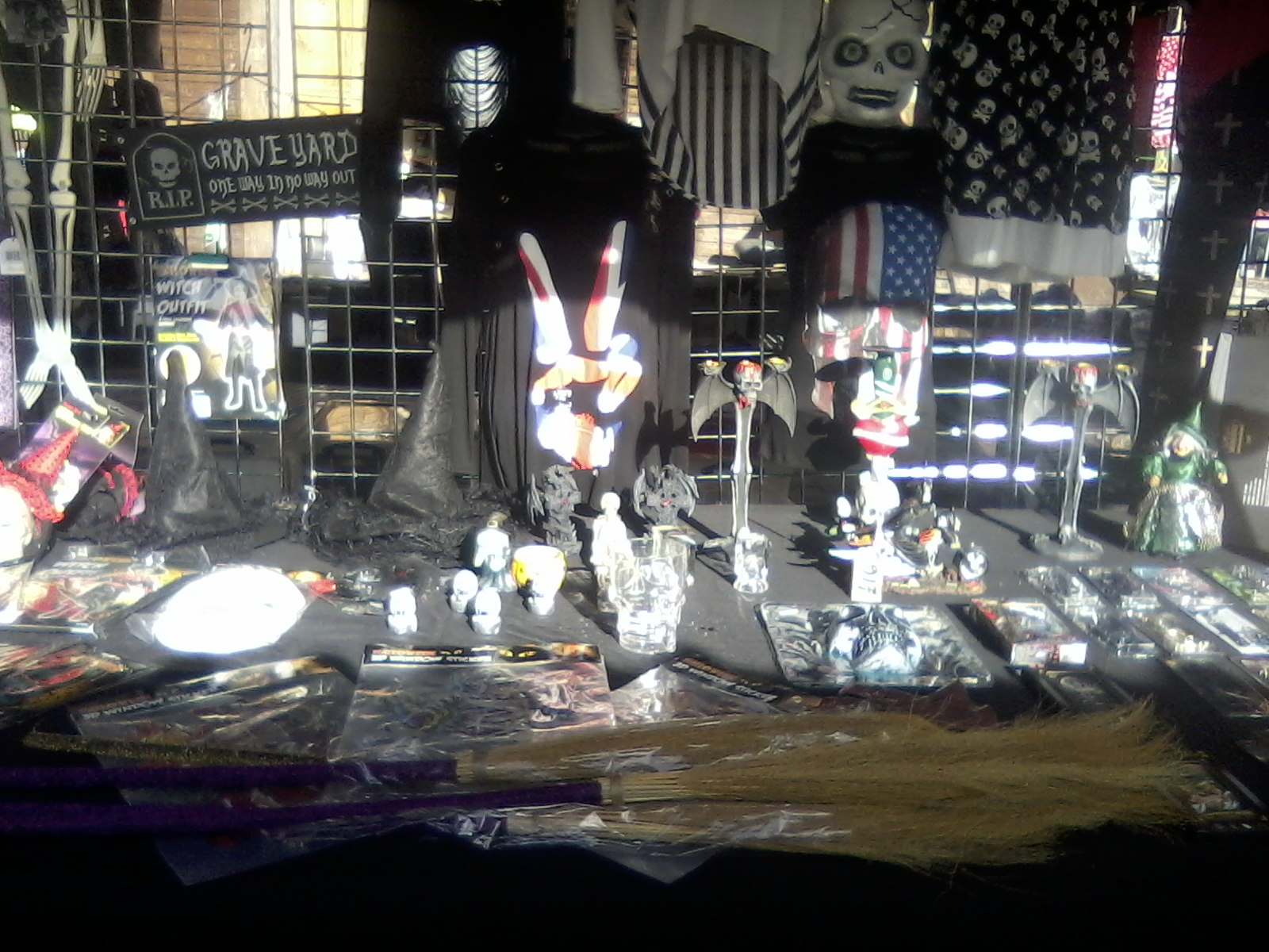 Glossop Outdoor Market: MORE SEASONAL GIFTS FROM GLOSSOP OUTDOOR MARKET