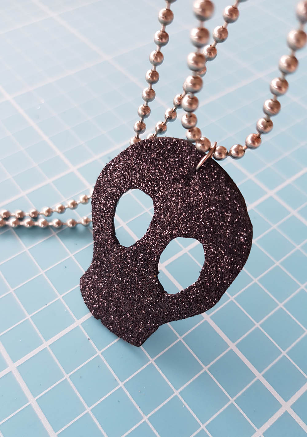 Vampirina Headband Hair & Skull Necklace DIY | Now thats Peachy