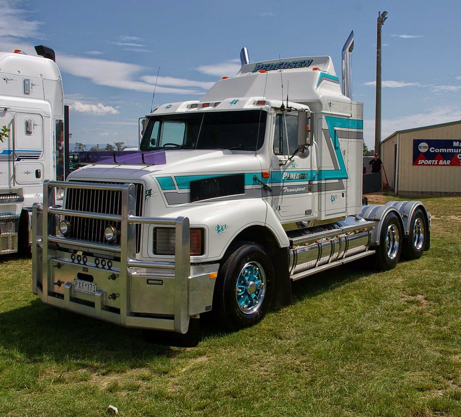 Historic Trucks: East Gippsland Heritage Truck Display 2014