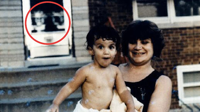 10 Mysterious and Unexplained Ghost Photos