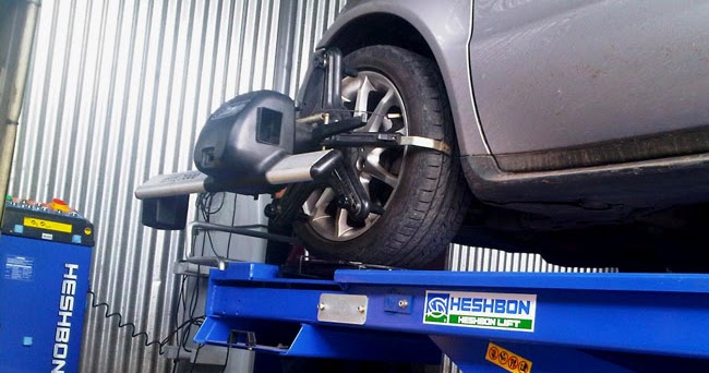 Perbedaan Spooring Dan Balancing Roda Pada Mobil - lks otomotif