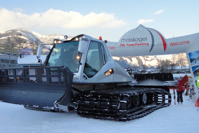 Alma de herrero: Máquina para preparar pistas de nieve Prinoth Beast