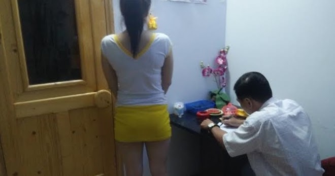Nhân Viên Massage Gạ Gẫm Khách Kích Dục Hao Hao
