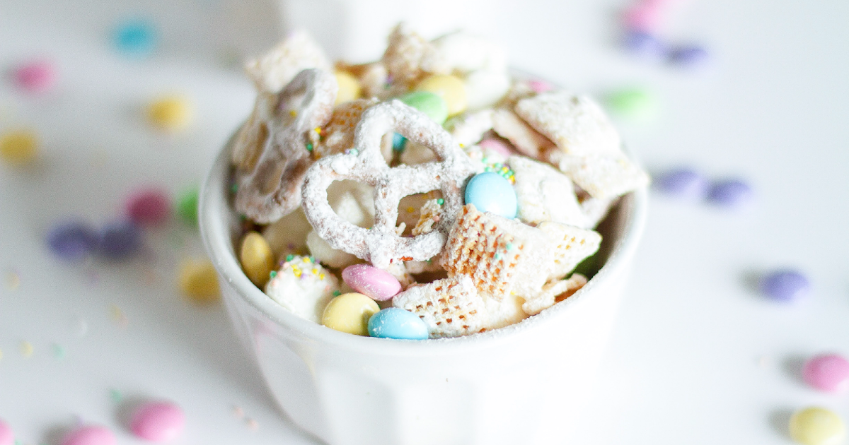 Easter Bunny Chow - Easter Snack Mix | The Every Things Mrs Mumaw ...