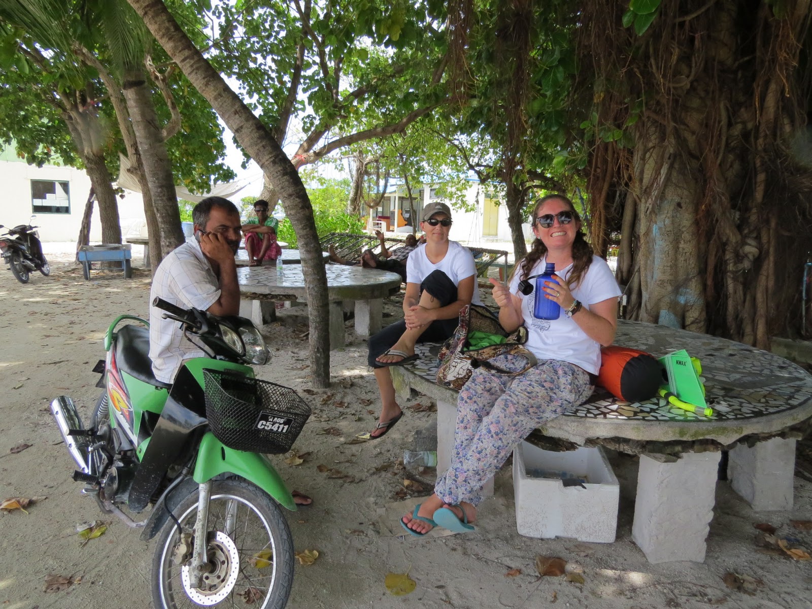 Mountain Peaks & Ocean Depths: Tuna and turtles on Felivaru
