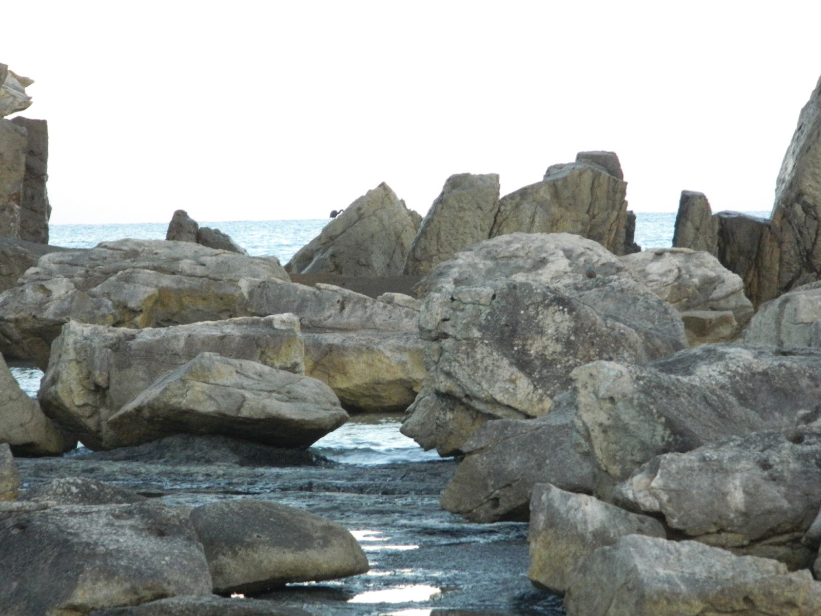 Nihon Fan: Hashigui-iwa Rocks - Part of Yoshino-Kumano National Park