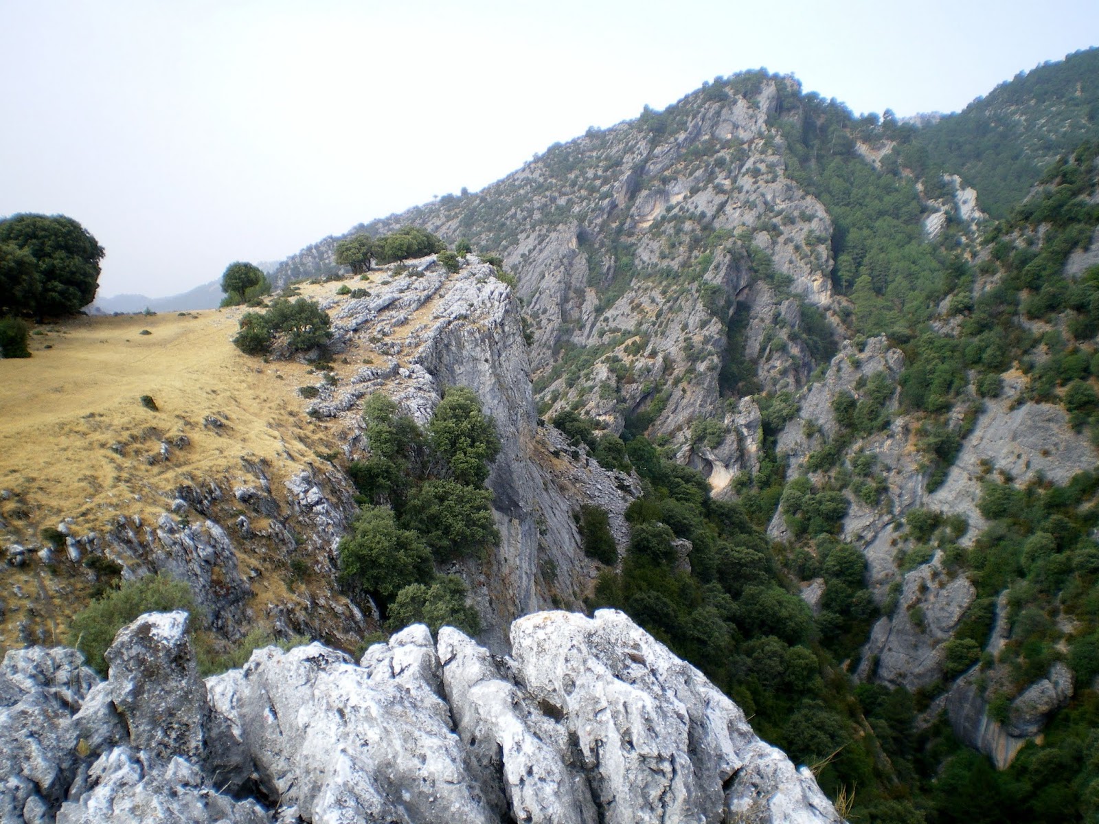 Club de Senderismo Los Escuderos de Rus (Jaen): CERRÁ DE LA CANALIEGA