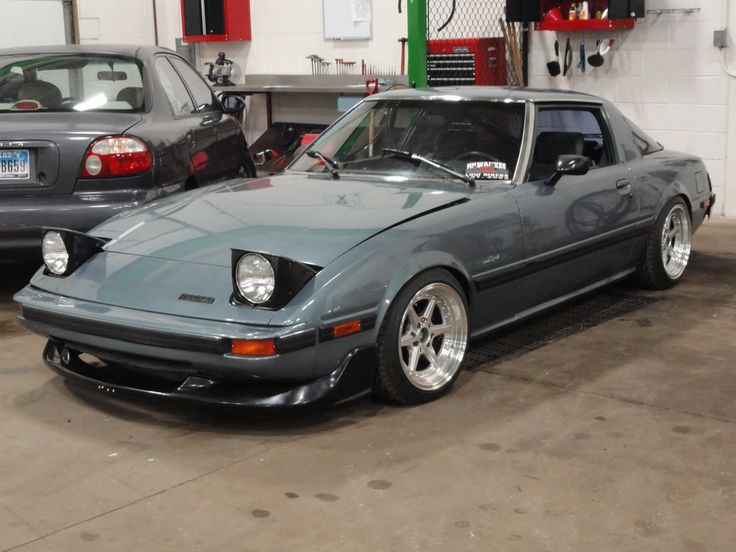 1st Generation Mazda RX7 (SA22C/FB)